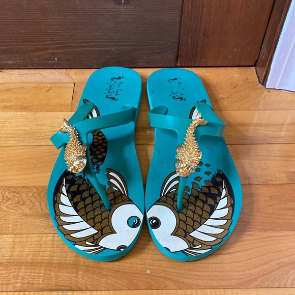 Miss Trish | Shoes | Miss Trish Splash Gold Fish Green T Strap Sandals ...